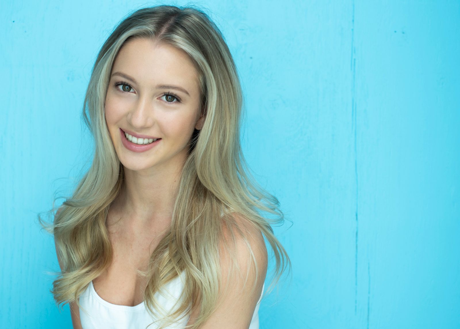 Emily Roman - Photos