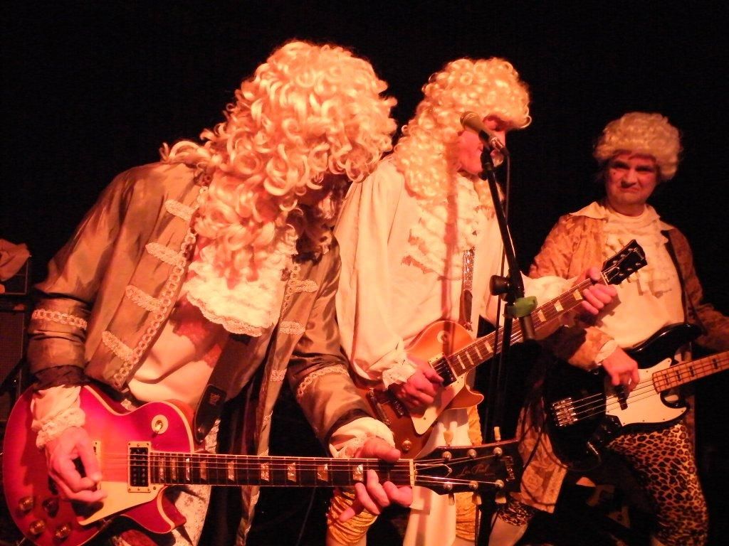 The Upper Crust - Photos