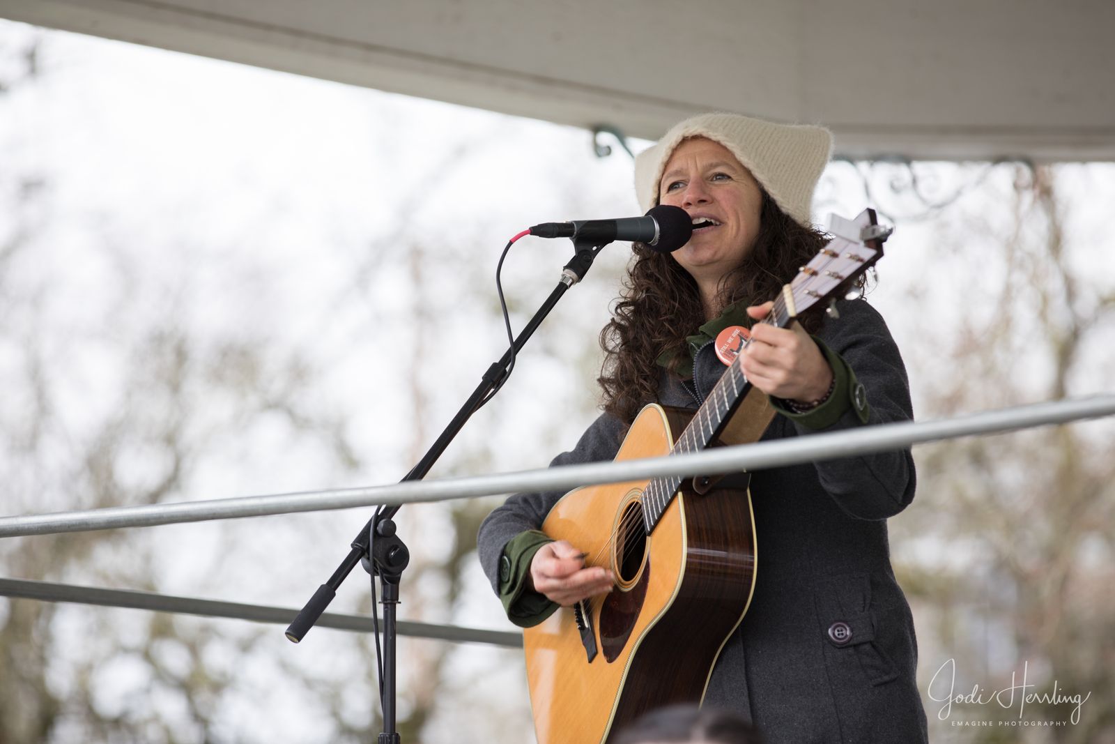 Cassandra Robertson - Photos