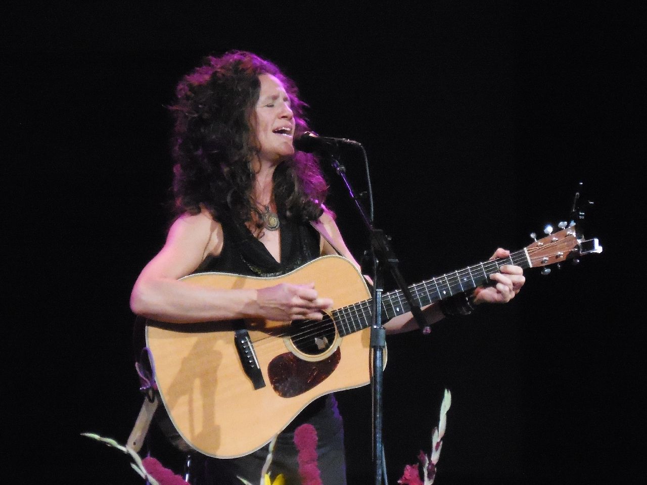 Cassandra Robertson - Photos