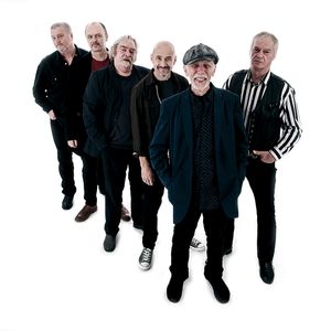 Lindisfarne: the official band website