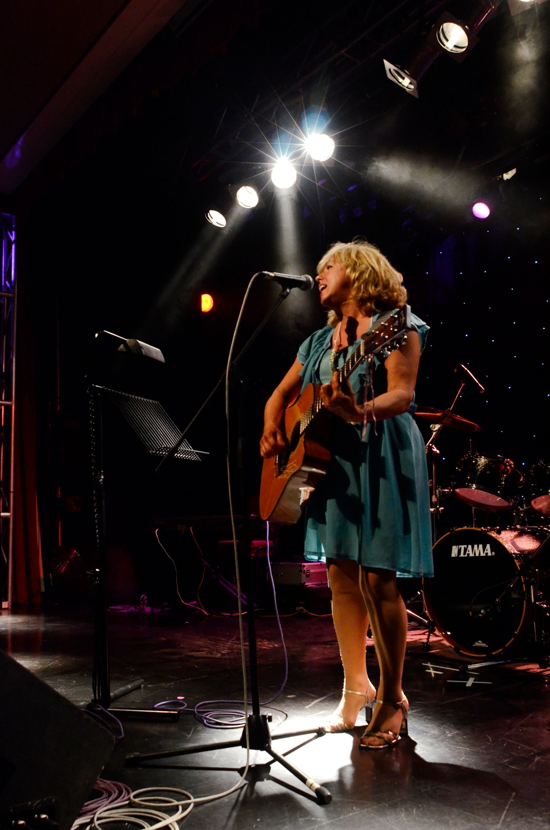 Claire Hamill - Biography