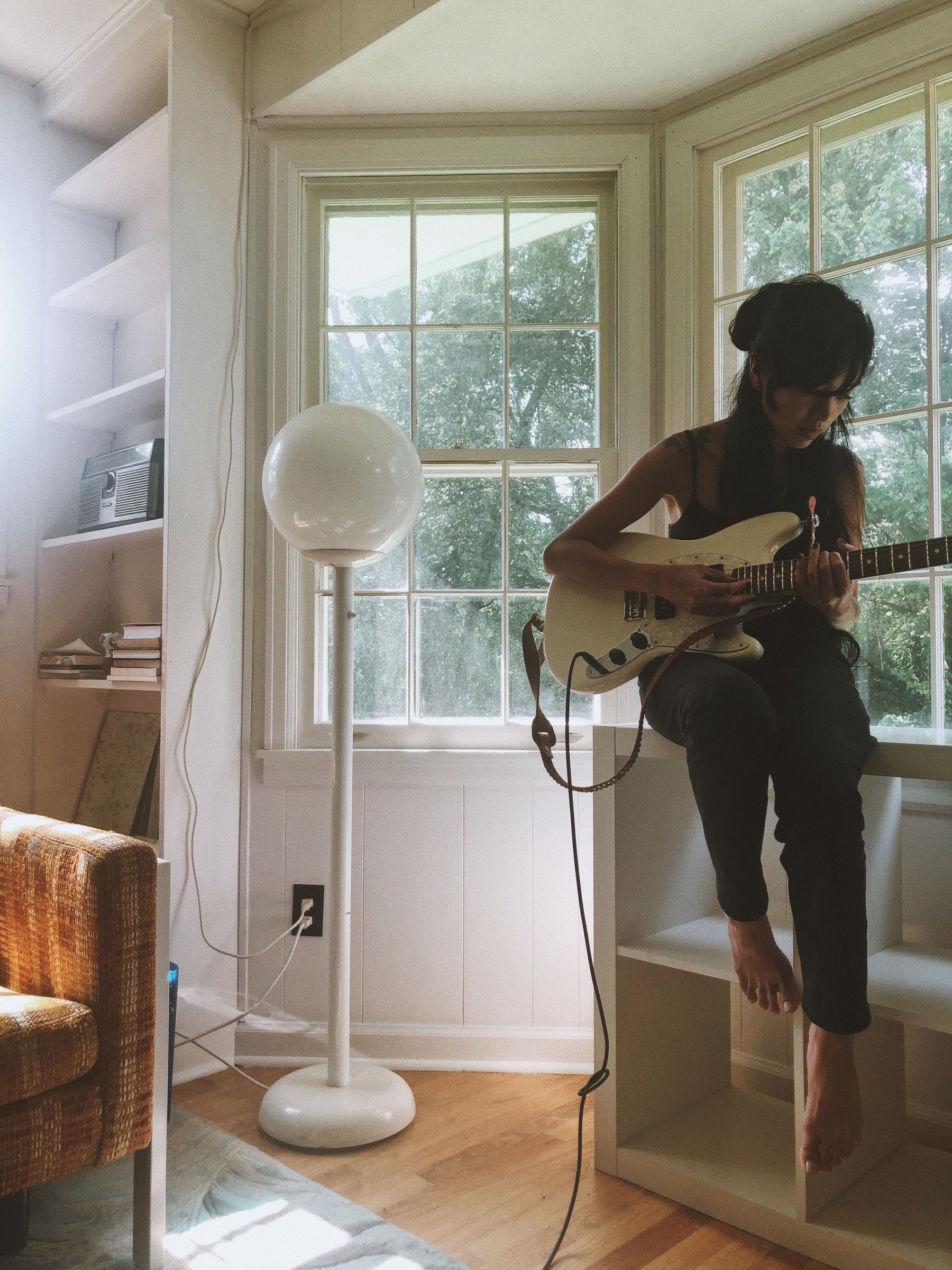 Bea - Music | Indie Folk Singer-Songwriter Musician