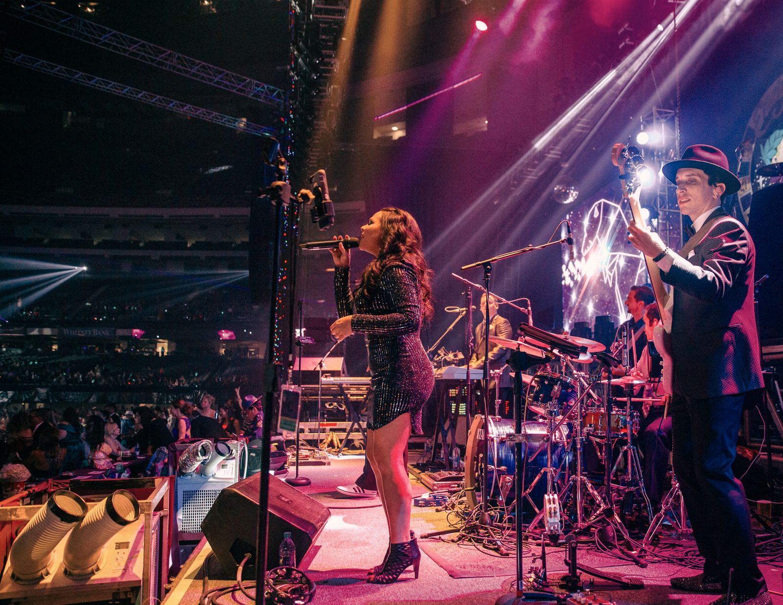 Groovy 7 - Love & Music