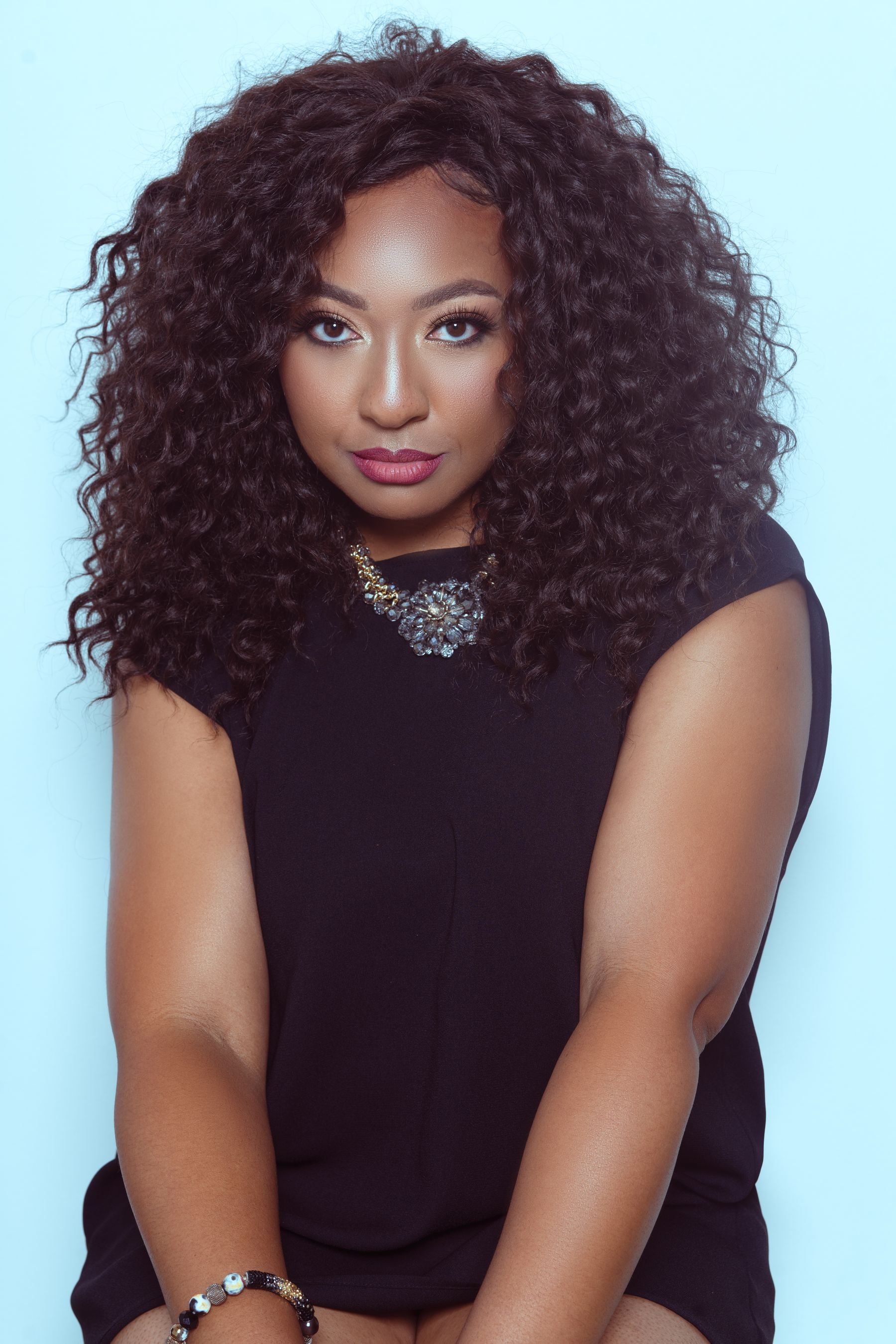 Selina Albright - WHO IS SELINA?