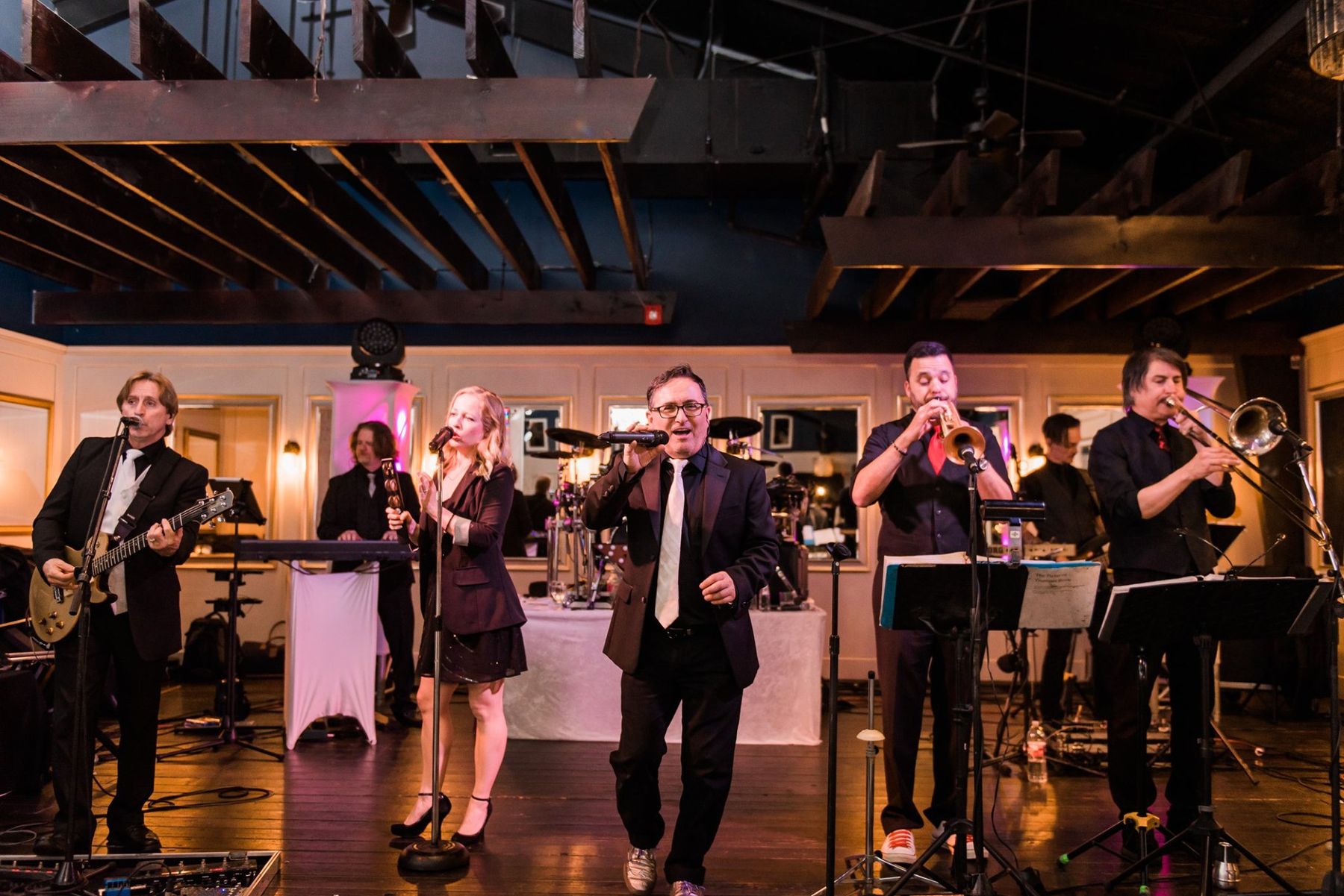 Best Wedding Reception Band in Austin, TX - The Pictures Band