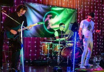 Frisky Business - 80s Party Band