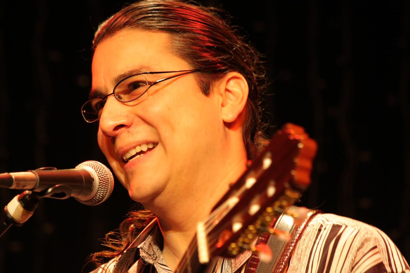 Edgar Cruz Guitar Extraordinaire - Photos