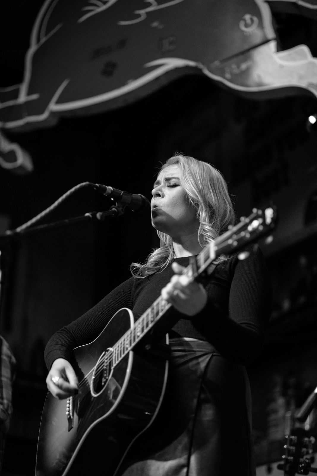 Amanda Stewart - Photos