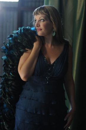 Suzanna Smith - About