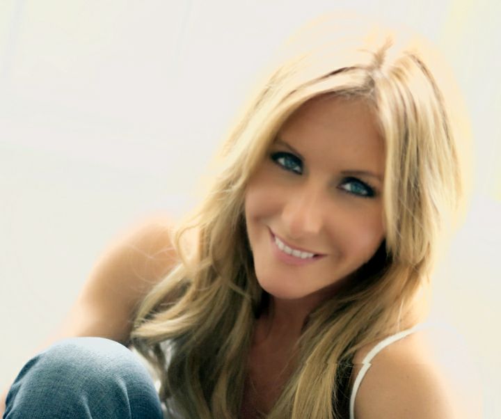 Shannon Eller - vocalist/composer/dancer/actress - Photo Gallery