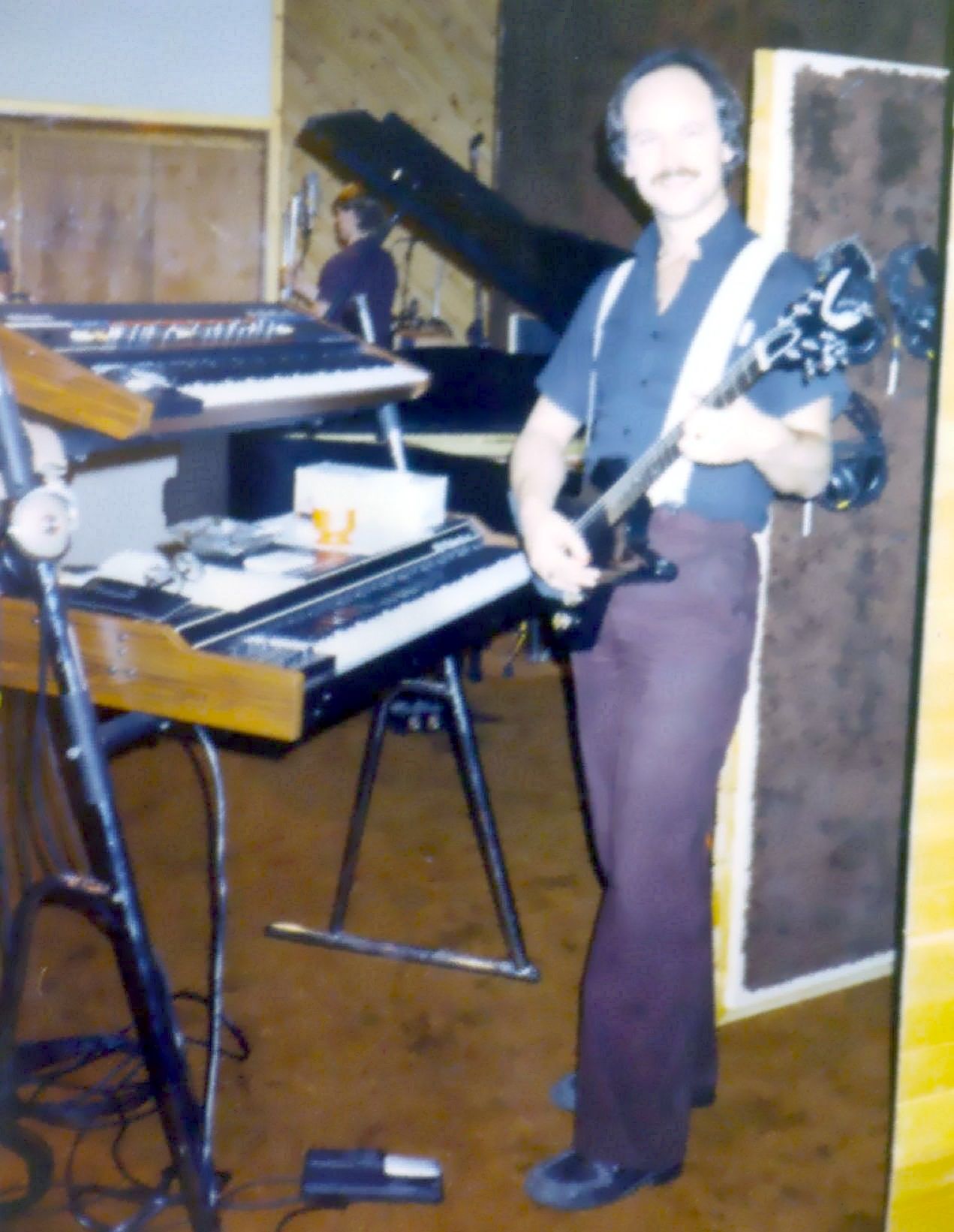 ducethesongwriter.com