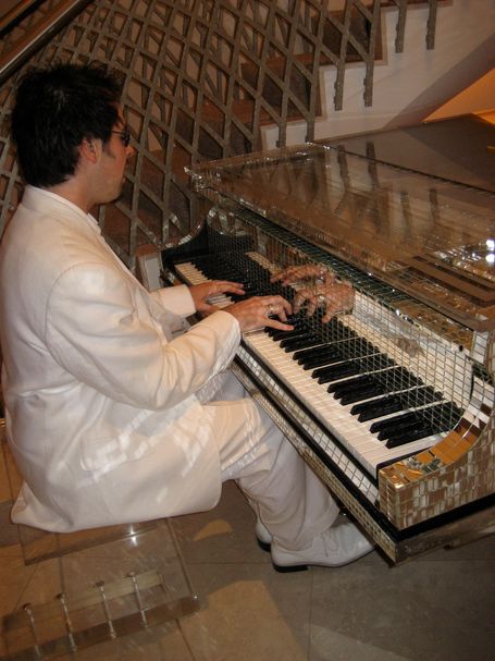 Russell Graham - Bio