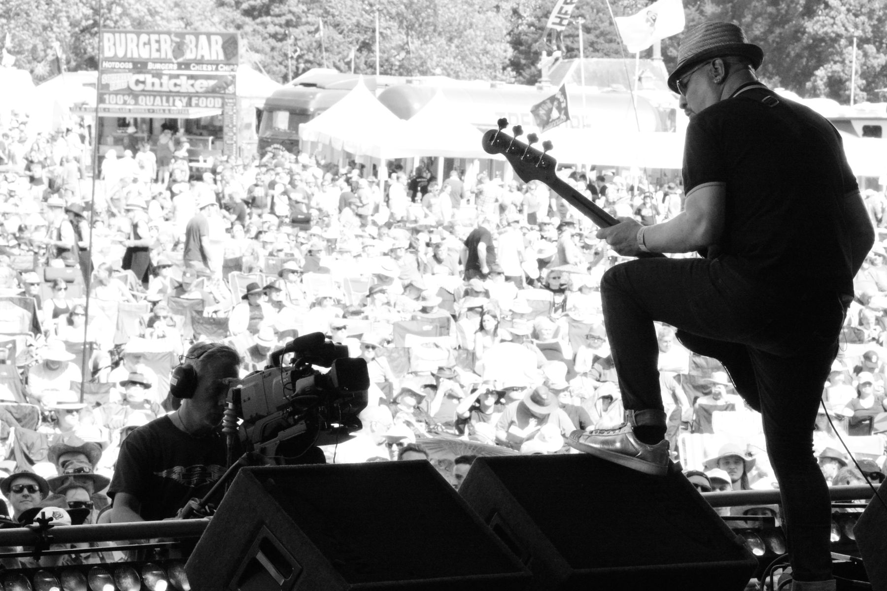 Lifesigns - Jon Poole