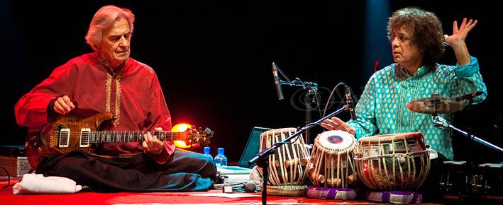 RHYTHMIC PHRASING: TWO FUNDAMENTAL APPROACHES