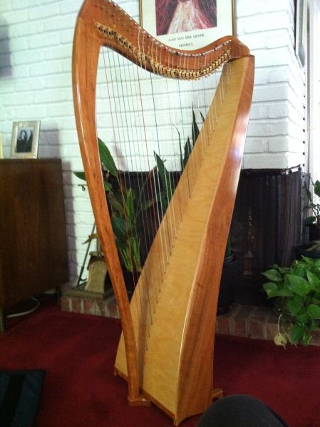 a new folk harp!!