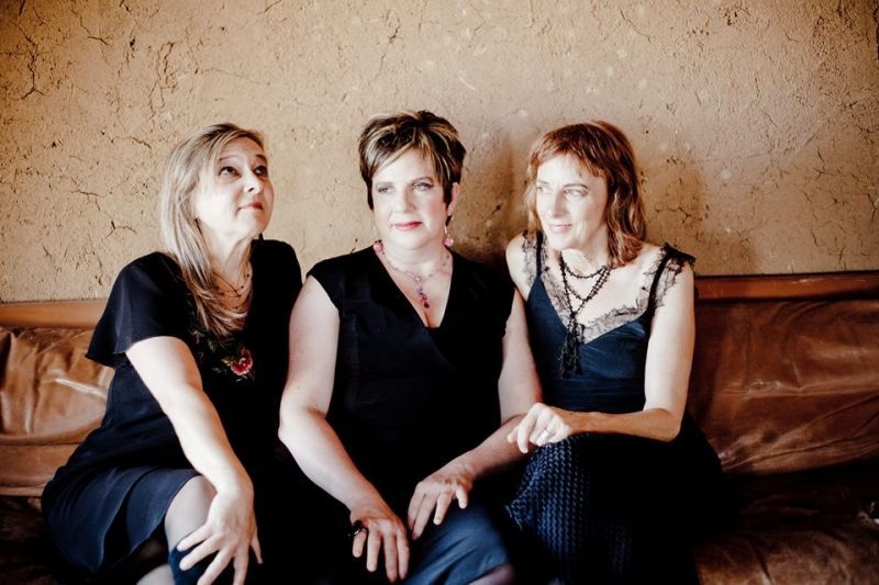 Girls from Mars - Photos