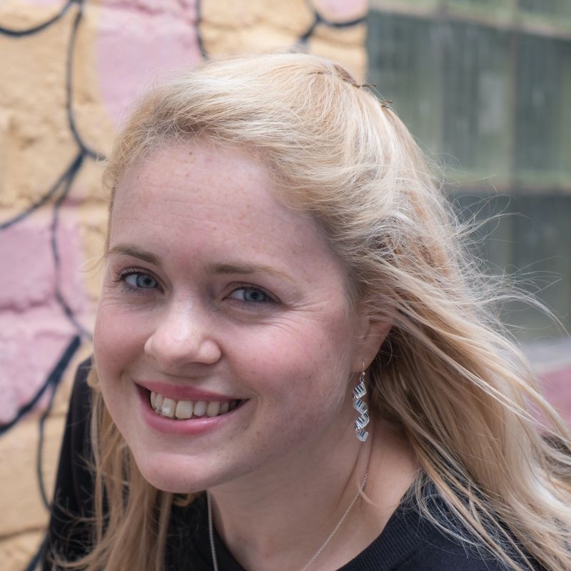 Amy Wakefield - About