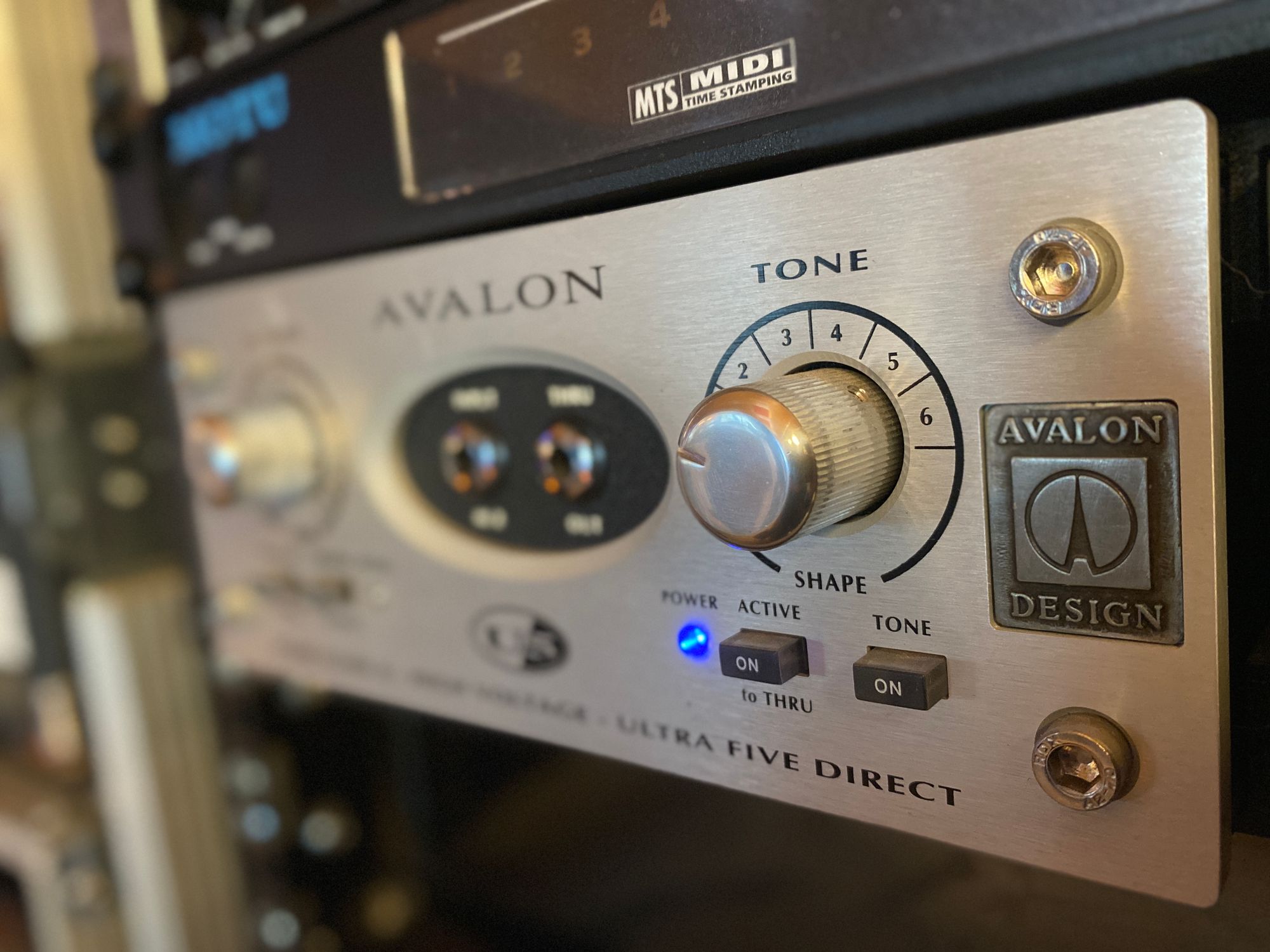 Simon Campbell - Microphones & DI boxes