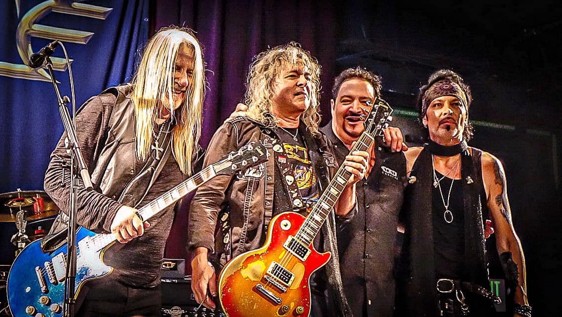 Aaron Leigh - Photos