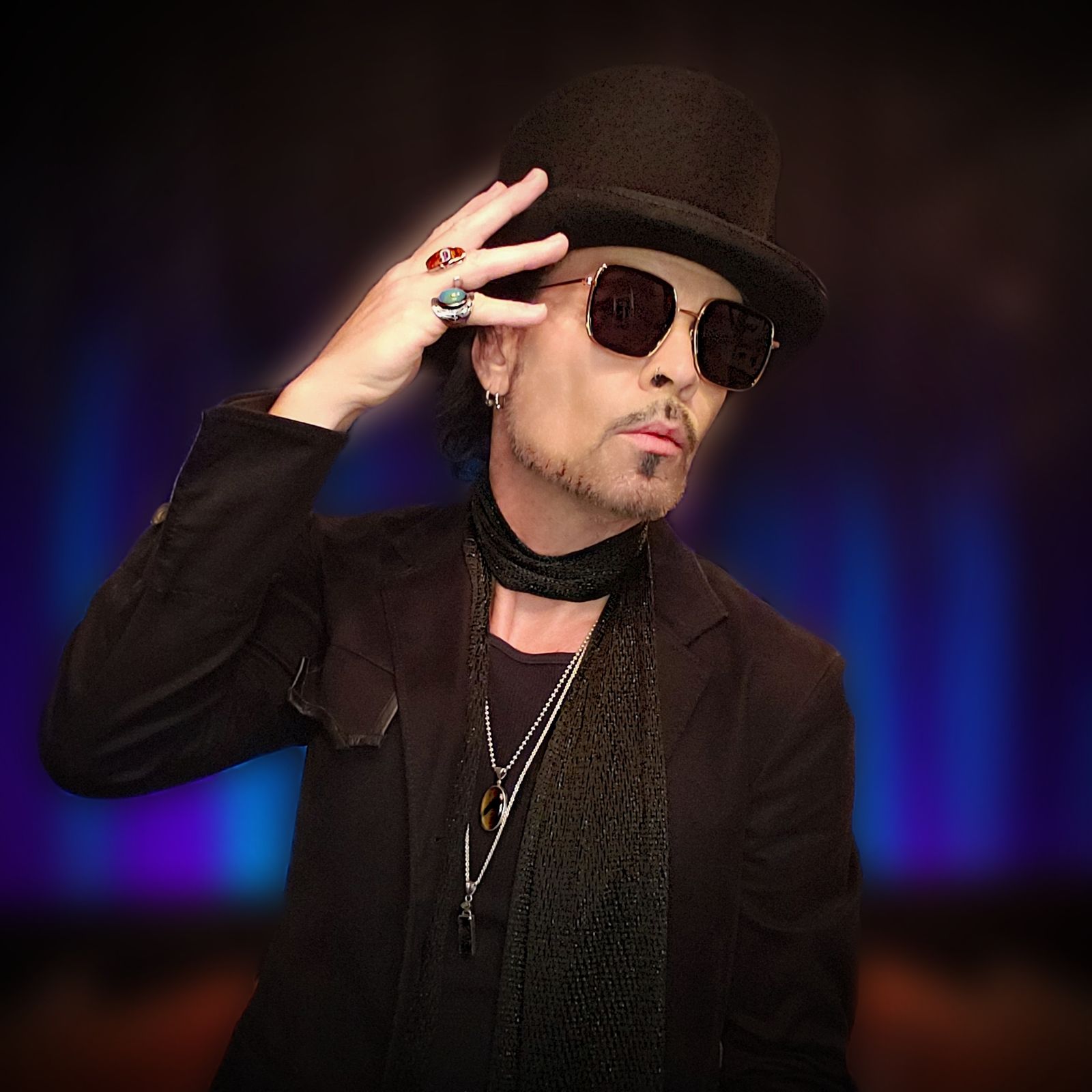 Aaron Leigh - Photos