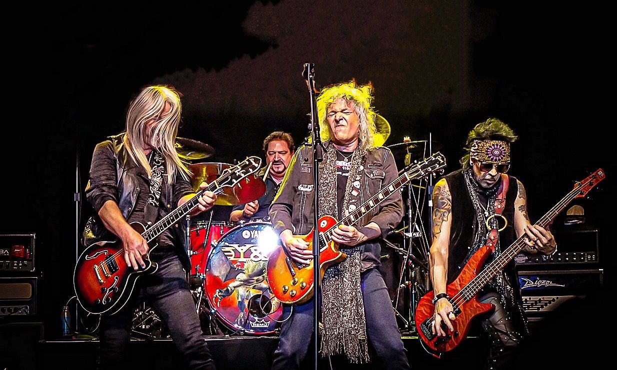 Aaron Leigh - Photos