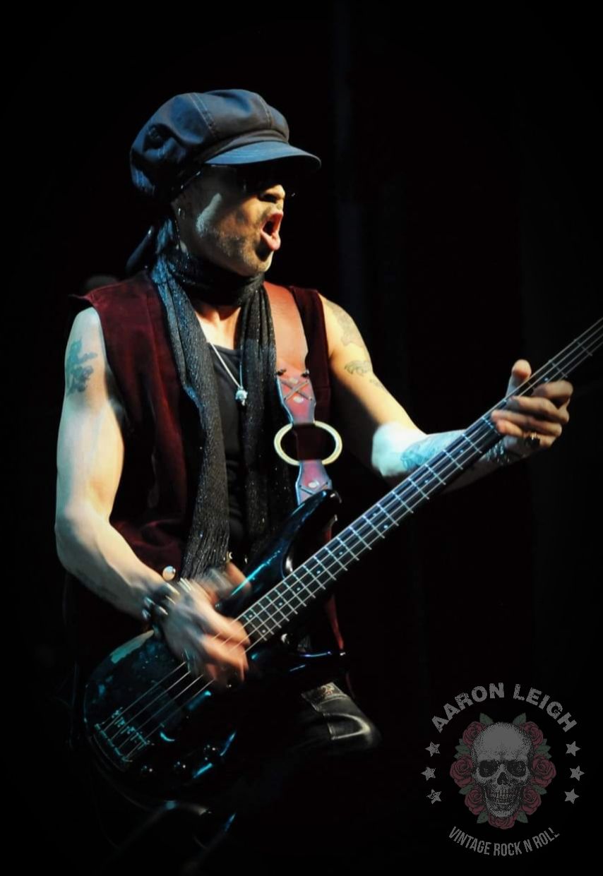 Aaron Leigh - Photos