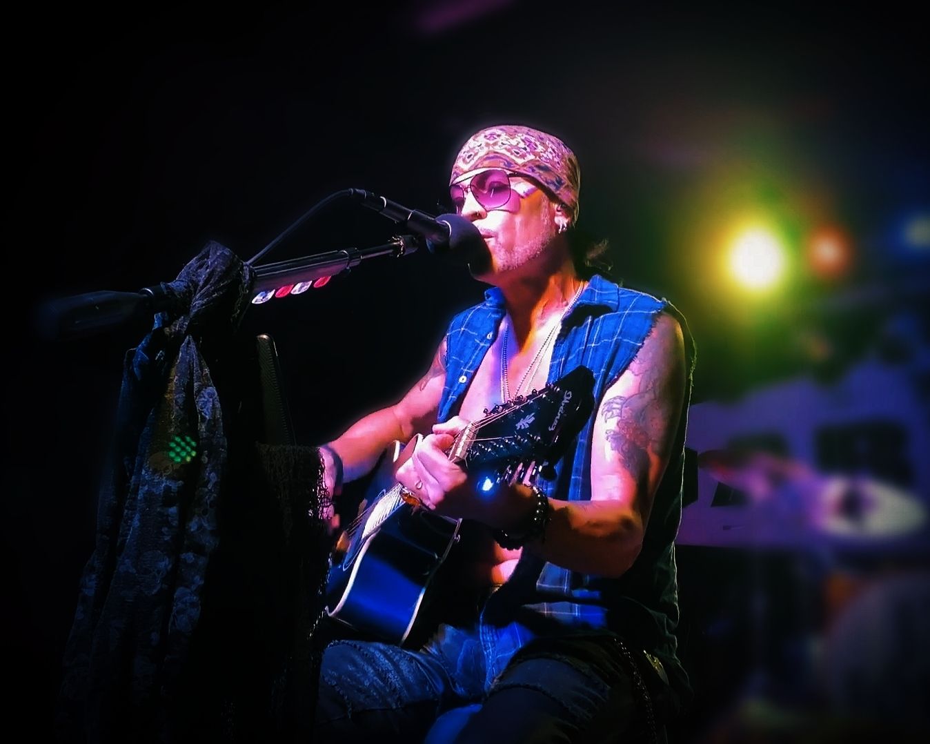 Aaron Leigh - Photos