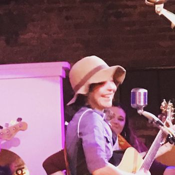 Kristin Larkin - Photos