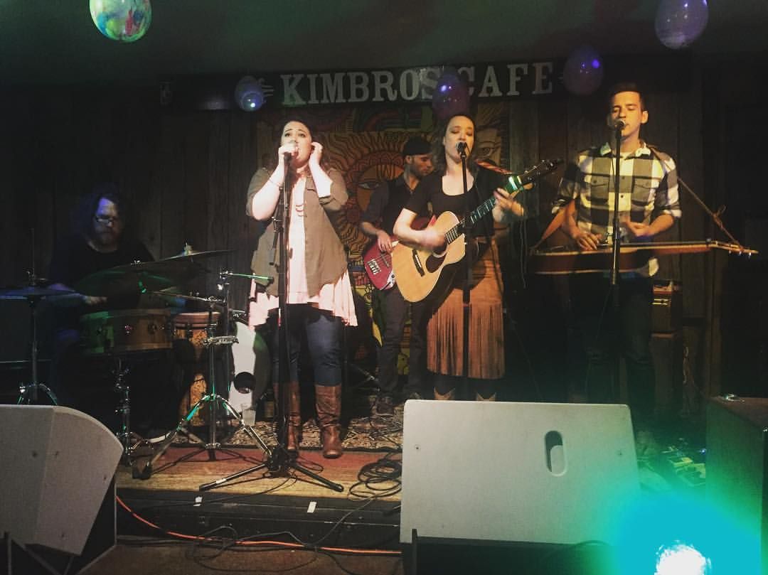 Kristin Larkin - Photos