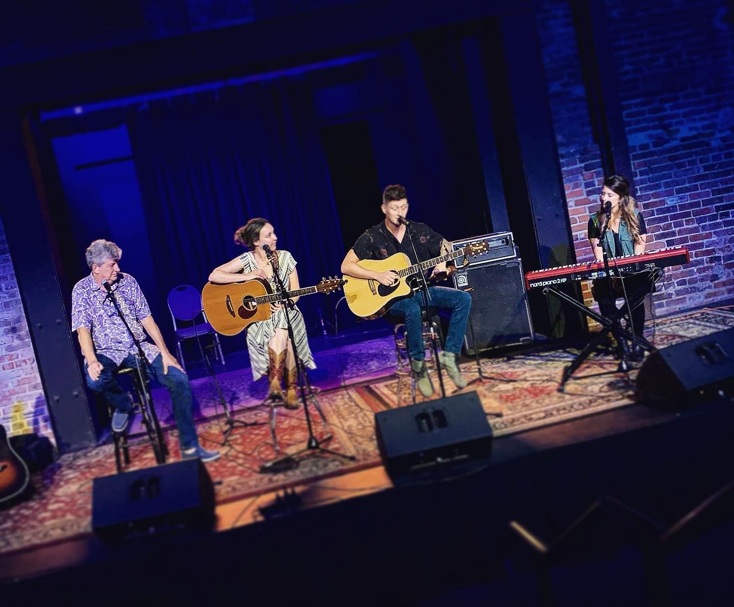 Kristin Larkin - Photos