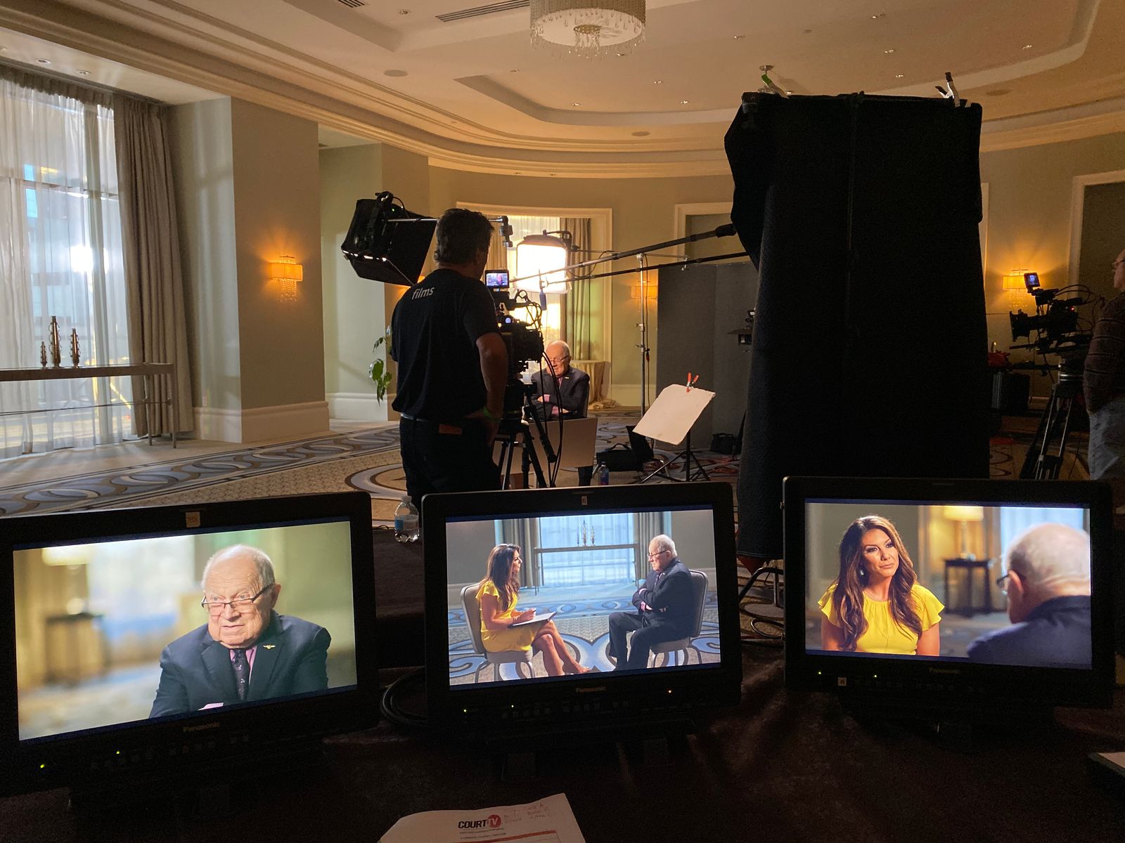 Julie Grant - Photos