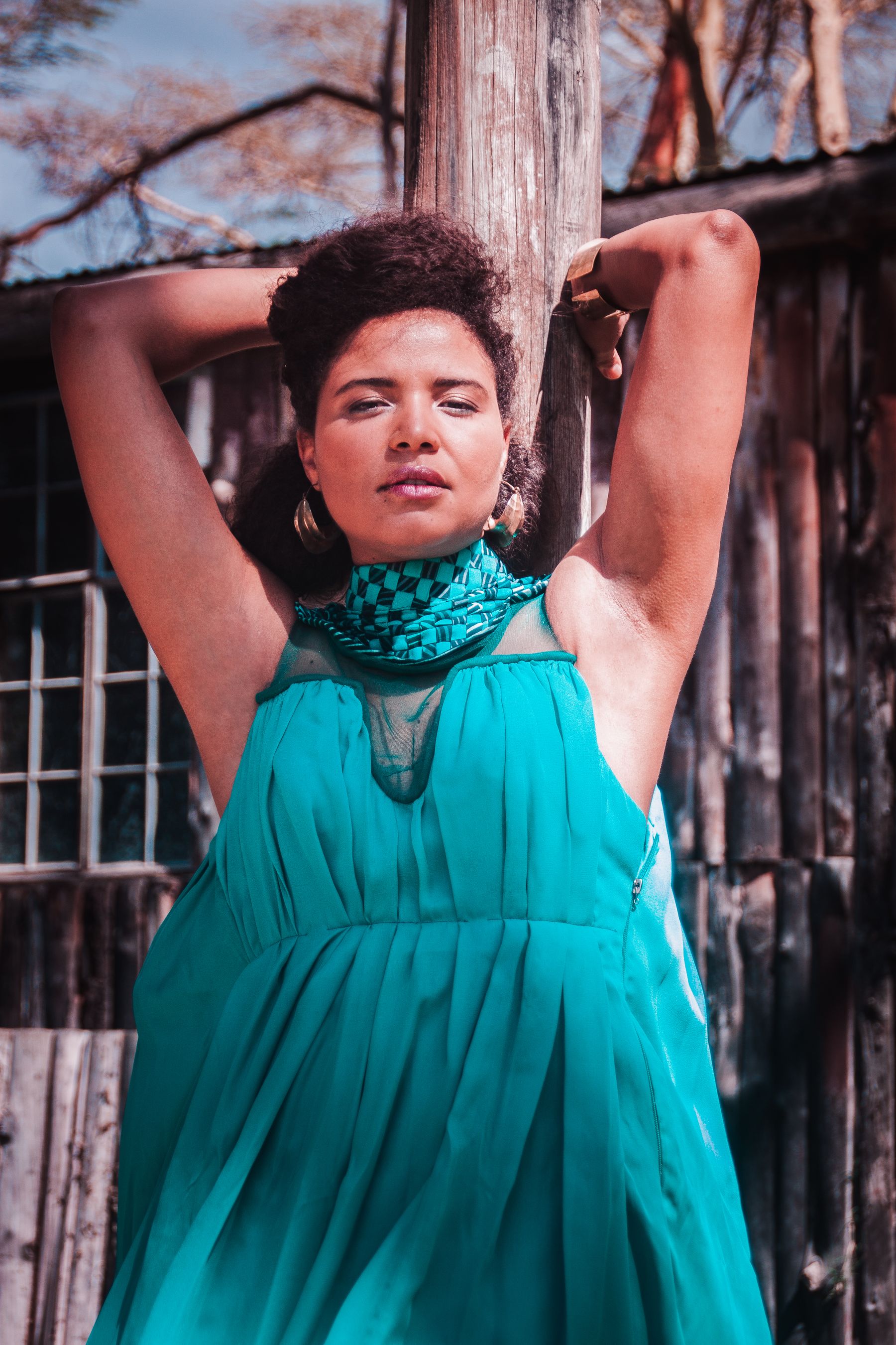 Syssi Mananga - About