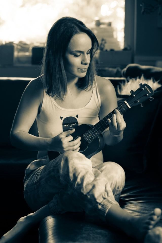 Leah Simmons - Photos