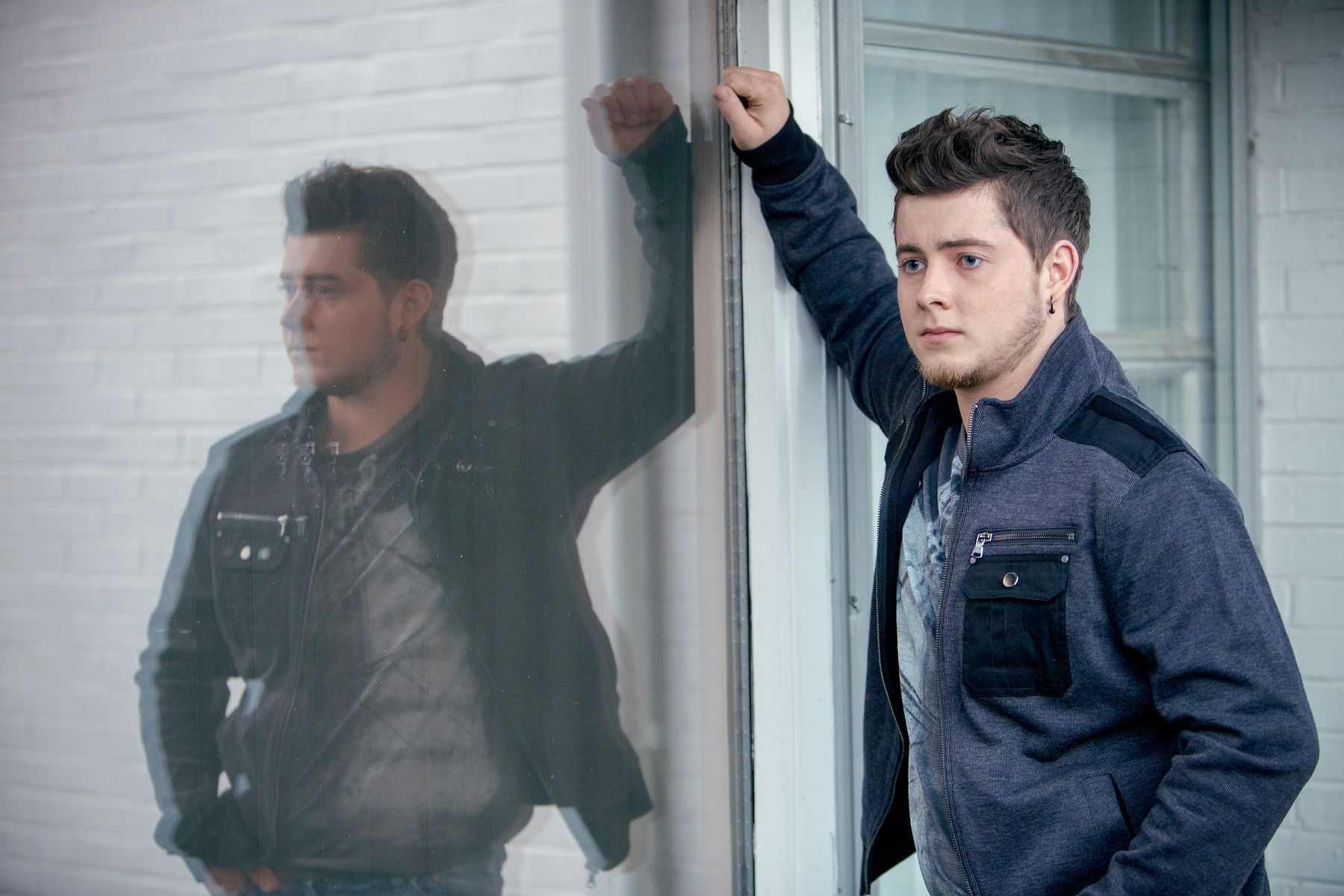 Zach Dylan - About Zach Dylan