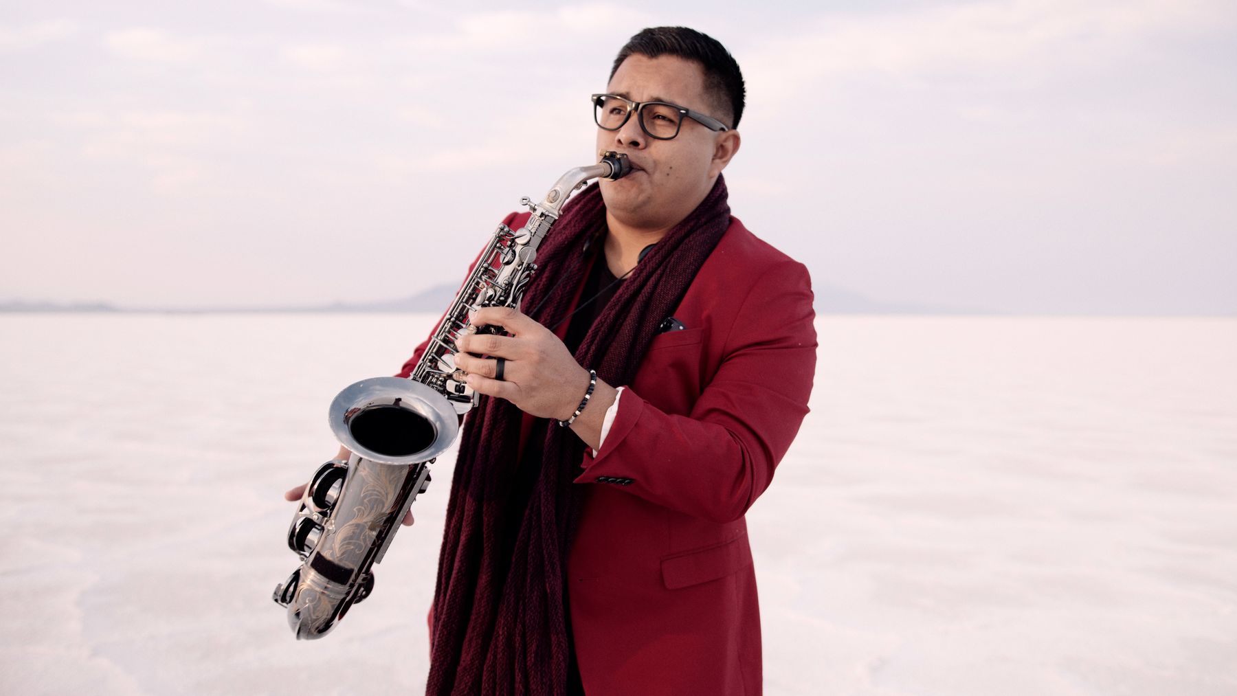 Uriel Vega - MUSIC STORE