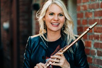 Karmen Gould - Photos