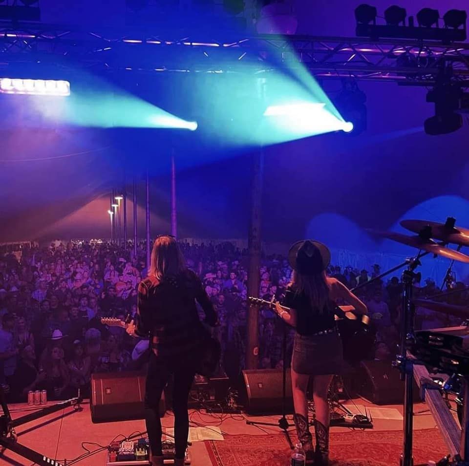 Genesee Depot - Caroline Lions Colorama 2021