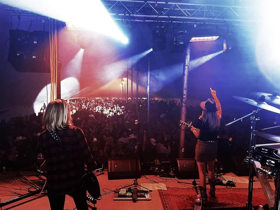 Genesee Depot - Caroline Lions Colorama 2021