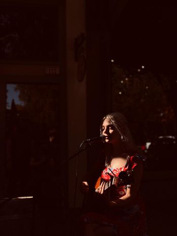 Lara Louise - Photos