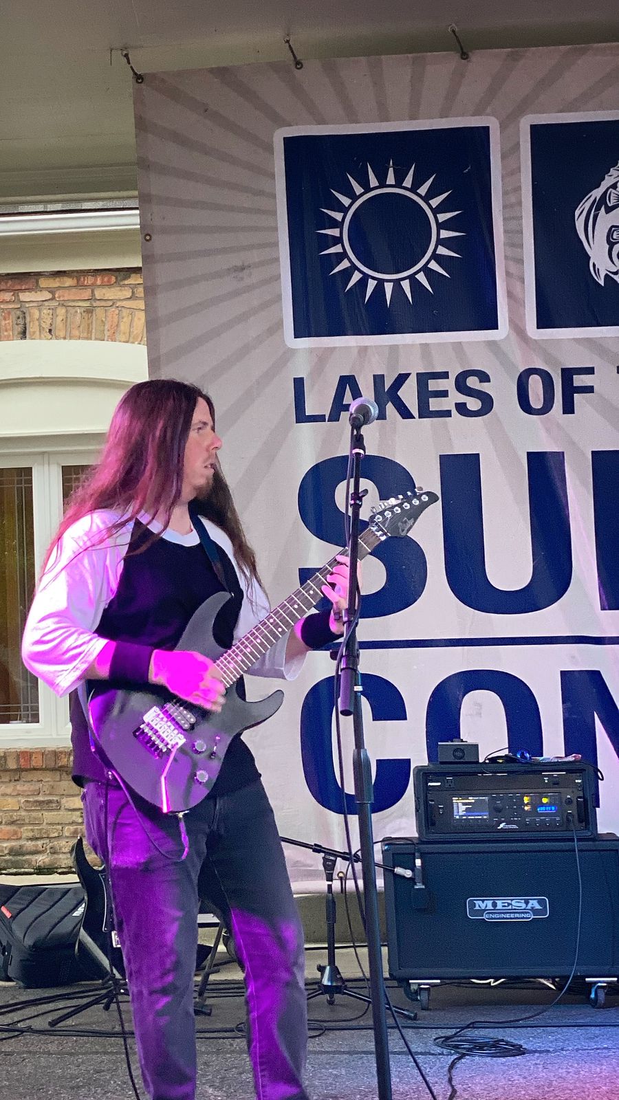 Barefoot Charlie - Photos