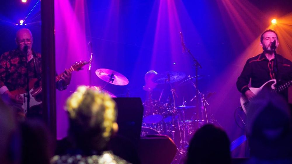 Official website for EXTC- XTC's Terry Chambers and Friends