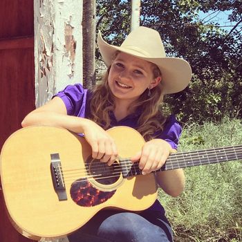 Kristyn Harris - Photos