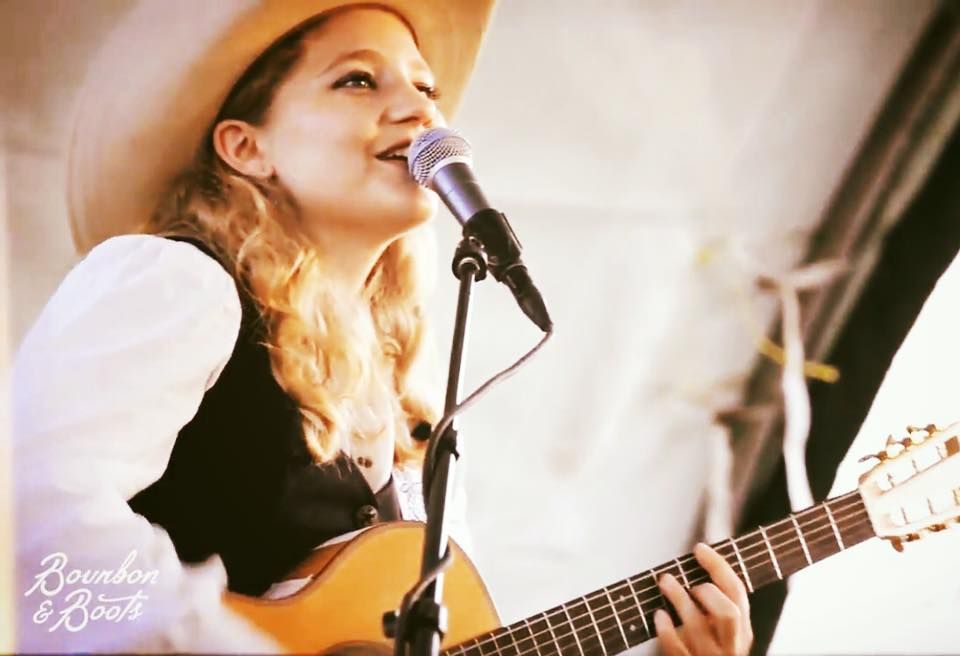 Kristyn Harris - Photos