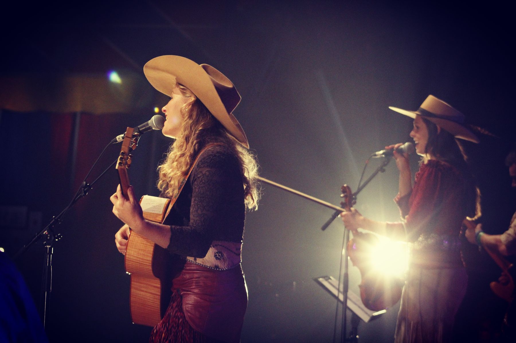 Kristyn Harris - Tour