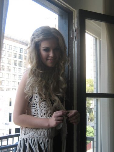 One More Girl - PHOTOS